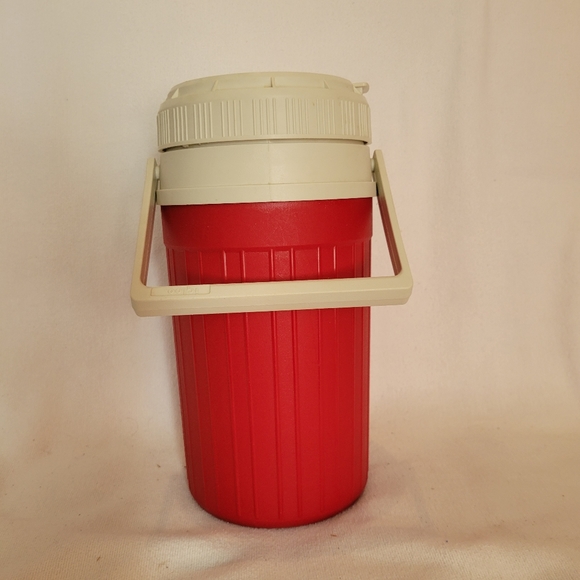 Igloo | Dining | Vintage Igloo 2 Gallon Beverage Cooler | Poshmark